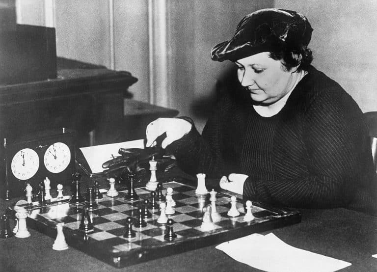 Uma campeã mundial como Beth Harmon: a história de Vera Menchik, a ...