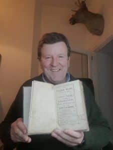 Livro raro do século 17 que previa a vida alienígena é descoberto e ...