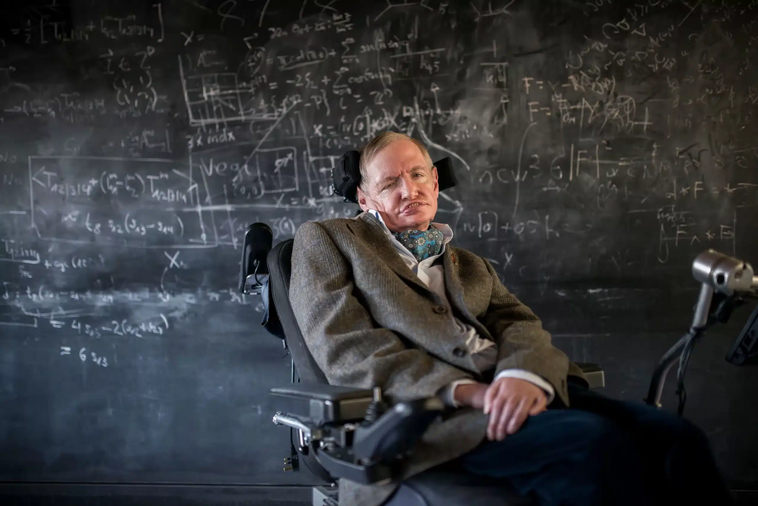O medo de Stephen Hawking pode explicar o Paradoxo de Fermi